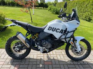 Ducati Desert X 2023 Tartu, ar dzinēja tilpumu 0.94 L un nobraukumu 5 tūkst. km par 13000 €, foto  vietnē AUTOMOTO.COM.LV