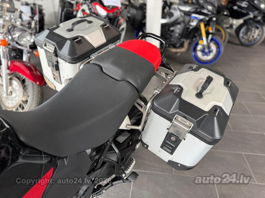 Ducati Desert X 2025 Tallina, ar dzinēja tilpumu 0.94 L un nobraukumu 6 tūkst. km par 13990 €, foto 17 vietnē AUTOMOTO.COM.LV