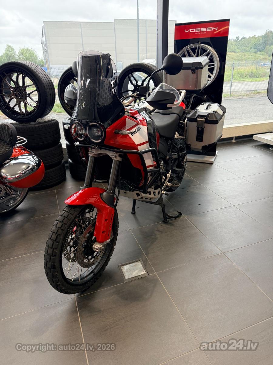 Sarkans Ducati Desert X 2025 Tallina, ar dzinēja tilpumu 0.94 L un nobraukumu 10 tūkst. km par 15900 €, foto 3 vietnē AUTOMOTO.COM.LV