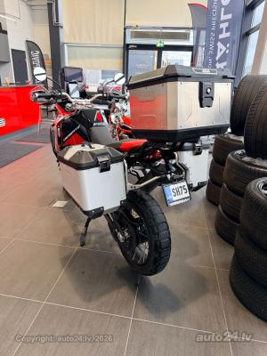 Sarkans Ducati Desert X 2025 Tallina, ar dzinēja tilpumu 0.94 L un nobraukumu 10 tūkst. km par 15900 €, foto 4 vietnē AUTOMOTO.COM.LV