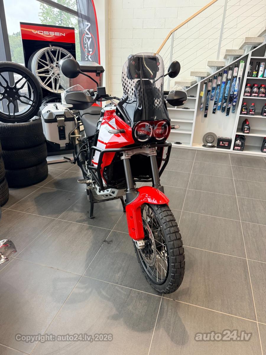 Sarkans Ducati Desert X 2025 Tallina, ar dzinēja tilpumu 0.94 L un nobraukumu 10 tūkst. km par 15900 €, foto 1 vietnē AUTOMOTO.COM.LV