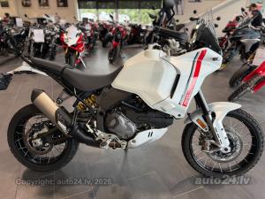 White Ducati Desert X 2022 in Tallinn, with an engine capacity of 0.94 L and mileage of 5 thousand km for 11490 €, photo 3 on AUTOMOTO.COM.LV