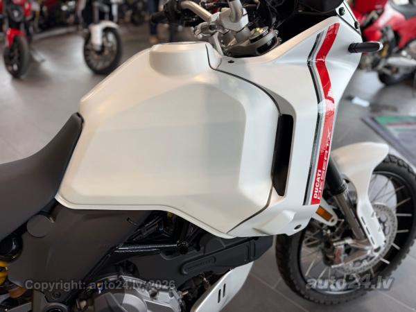 Balts Ducati Desert X 2022 Tallina, ar dzinēja tilpumu 0.94 L un nobraukumu 5 tūkst. km par 11490 €, foto 4 vietnē AUTOMOTO.COM.LV