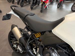 White Ducati Desert X 2022 in Tallinn, with an engine capacity of 0.94 L and mileage of 5 thousand km for 11490 €, photo 7 on AUTOMOTO.COM.LV