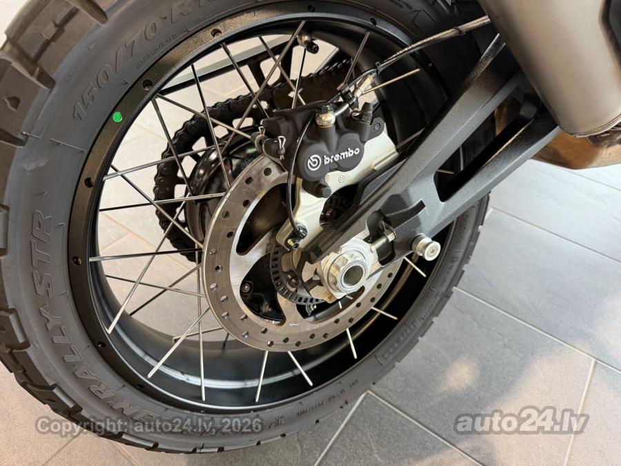 White Ducati Desert X 2022 in Tallinn, with an engine capacity of 0.94 L and mileage of 5 thousand km for 11490 €, photo 9 on AUTOMOTO.COM.LV