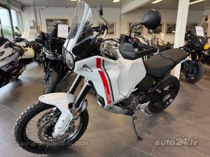 White Ducati Desert X 2022 in Tallinn, with an engine capacity of 0.94 L and mileage of 5 thousand km for 11490 €, photo 13 on AUTOMOTO.COM.LV