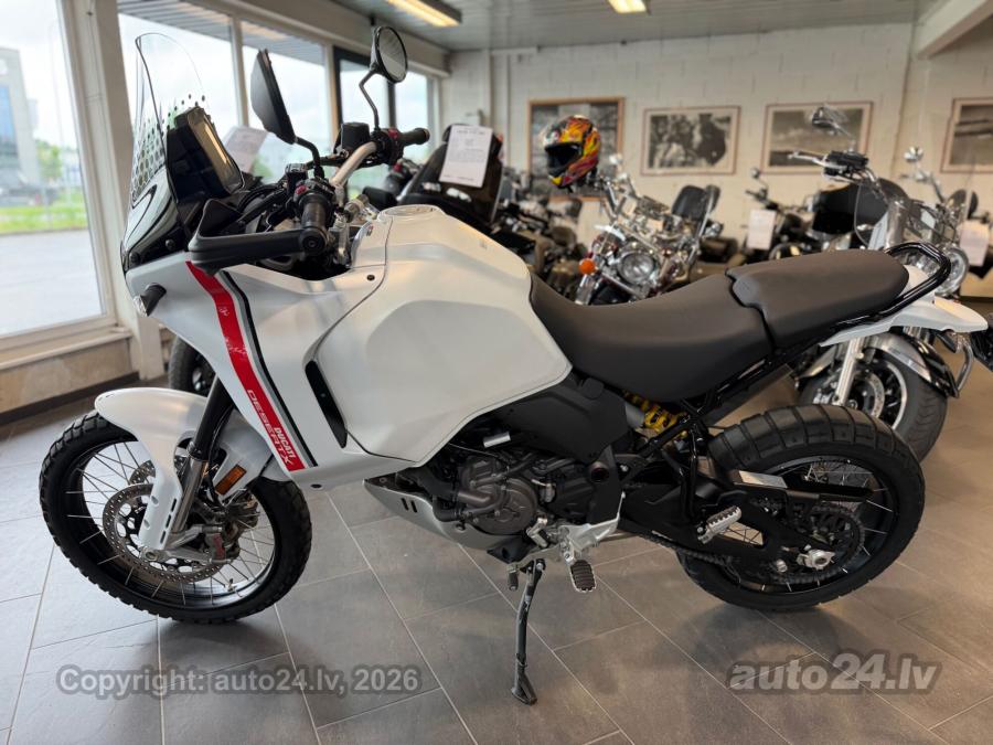 White Ducati Desert X 2022 in Tallinn, with an engine capacity of 0.94 L and mileage of 5 thousand km for 11490 €, photo 14 on AUTOMOTO.COM.LV