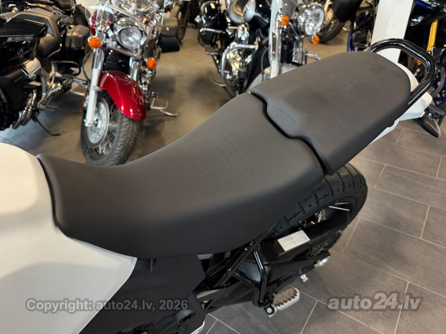 White Ducati Desert X 2022 in Tallinn, with an engine capacity of 0.94 L and mileage of 5 thousand km for 11490 €, photo 20 on AUTOMOTO.COM.LV