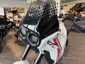 White Ducati Desert X 2022 in Tallinn, with an engine capacity of 0.94 L and mileage of 5 thousand km for 11490 €, photo 21 on AUTOMOTO.COM.LV