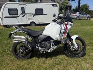 White Ducati Desert X 2022 in Vilnius, with an engine capacity of 0.94 L and mileage of 20 thousand km for 10500 €, photo 4 on AUTOMOTO.COM.LV