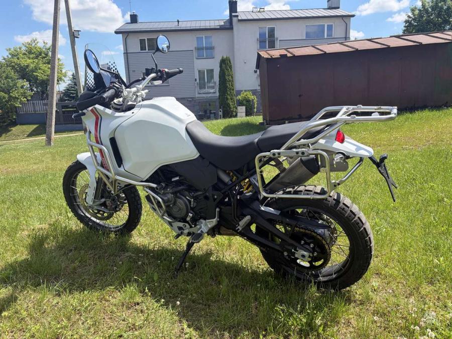 White Ducati Desert X 2022 in Vilnius, with an engine capacity of 0.94 L and mileage of 20 thousand km for 10500 €, photo 7 on AUTOMOTO.COM.LV