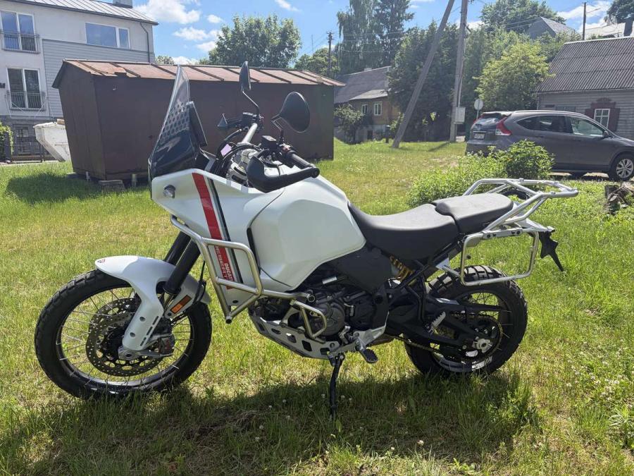 White Ducati Desert X 2022 in Vilnius, with an engine capacity of 0.94 L and mileage of 20 thousand km for 10500 €, photo 8 on AUTOMOTO.COM.LV
