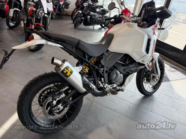 Balts Ducati Desert X 2023 Tallina, ar dzinēja tilpumu 0.94 L un nobraukumu 12 tūkst. km par 12790 €, foto 3 vietnē AUTOMOTO.COM.LV