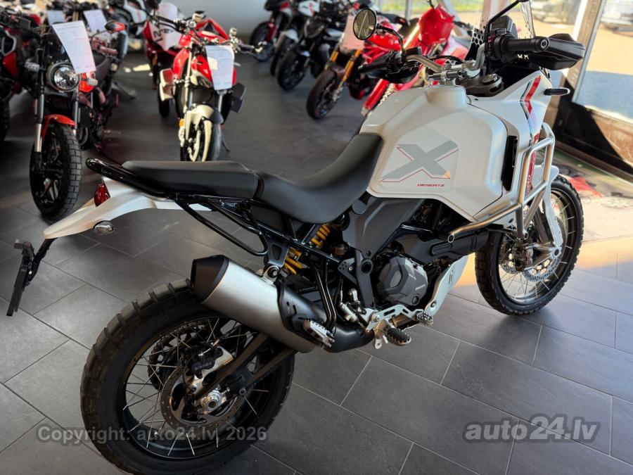 Balts Ducati Desert X 2023 Tallina, ar dzinēja tilpumu 0.94 L un nobraukumu 5 tūkst. km par 11990 €, foto 4 vietnē AUTOMOTO.COM.LV