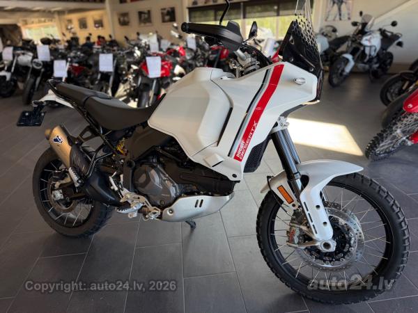 Balts Ducati Desert X 2023 Tallina, ar dzinēja tilpumu 0.94 L un nobraukumu 4 tūkst. km par 12990 €, foto 1 vietnē AUTOMOTO.COM.LV