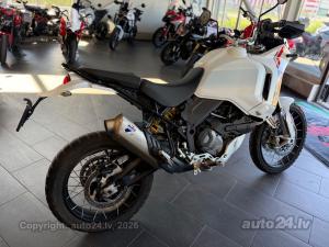 Balts Ducati Desert X 2023 Tallina, ar dzinēja tilpumu 0.94 L un nobraukumu 4 tūkst. km par 12990 €, foto 4 vietnē AUTOMOTO.COM.LV