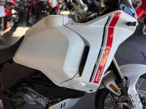 Balts Ducati Desert X 2023 Tallina, ar dzinēja tilpumu 0.94 L un nobraukumu 4 tūkst. km par 12990 €, foto 6 vietnē AUTOMOTO.COM.LV