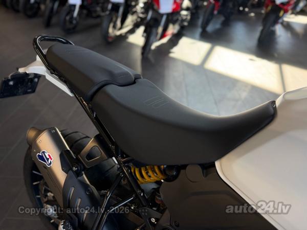 Balts Ducati Desert X 2023 Tallina, ar dzinēja tilpumu 0.94 L un nobraukumu 4 tūkst. km par 12990 €, foto 8 vietnē AUTOMOTO.COM.LV
