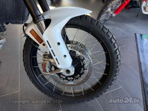 Balts Ducati Desert X 2023 Tallina, ar dzinēja tilpumu 0.94 L un nobraukumu 4 tūkst. km par 12990 €, foto 12 vietnē AUTOMOTO.COM.LV
