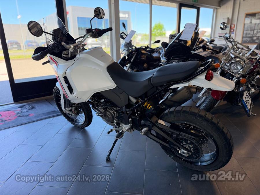 Balts Ducati Desert X 2023 Tallina, ar dzinēja tilpumu 0.94 L un nobraukumu 4 tūkst. km par 12990 €, foto 17 vietnē AUTOMOTO.COM.LV