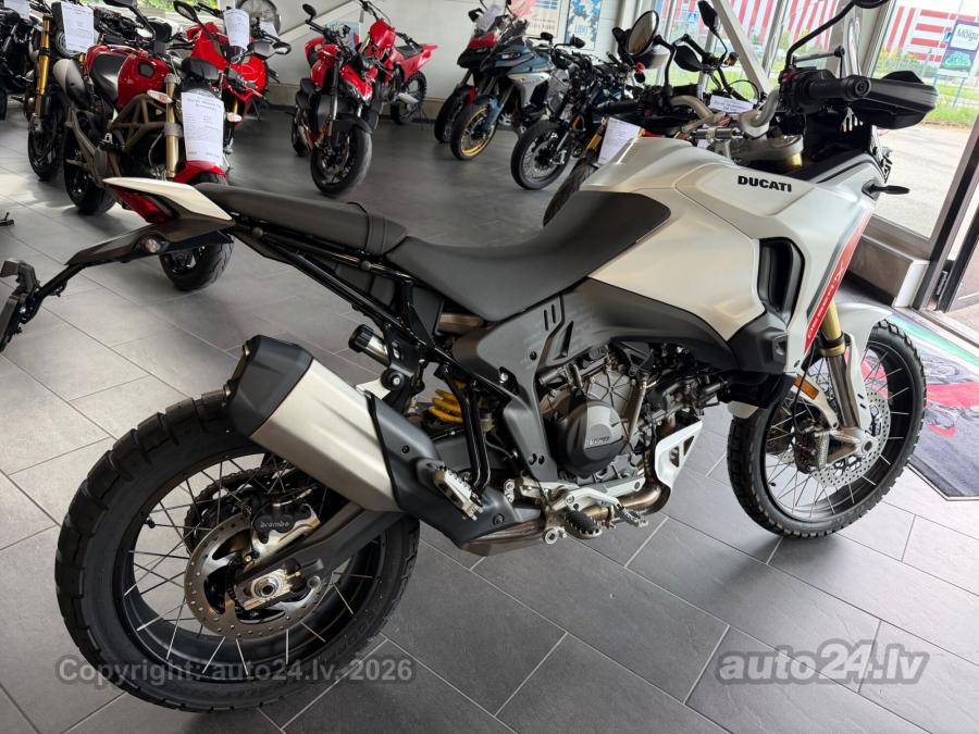 White Ducati Desert X 2026 in Tallinn, with an engine capacity of 0.89 L and mileage of 0 thousand km for 16990 €, photo 4 on AUTOMOTO.COM.LV
