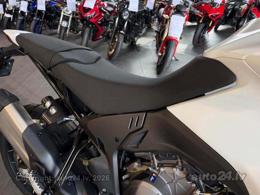 White Ducati Desert X 2026 in Tallinn, with an engine capacity of 0.89 L and mileage of 0 thousand km for 16990 €, photo 6 on AUTOMOTO.COM.LV