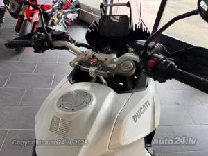 White Ducati Desert X 2026 in Tallinn, with an engine capacity of 0.89 L and mileage of 0 thousand km for 16990 €, photo 8 on AUTOMOTO.COM.LV