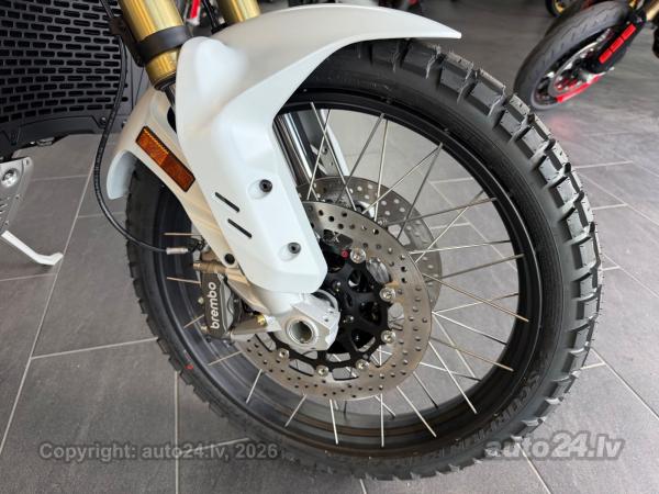 Белый Дукати Desert X 2026 в Таллин, объемом двигателя 0.89 л и пробегом 0 тыс. км за 16990 €, фото 9 на AUTOMOTO.COM.LV