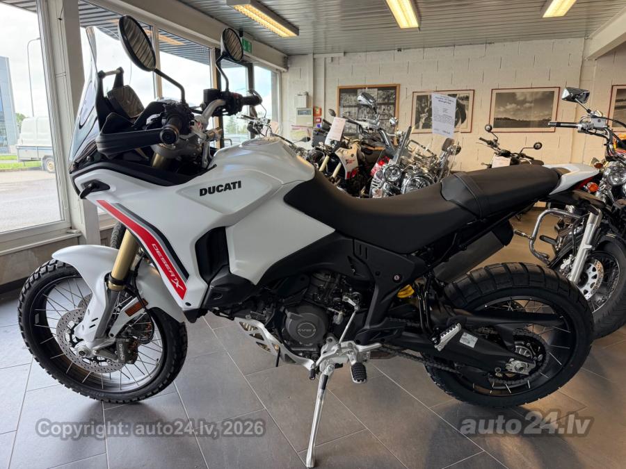 White Ducati Desert X 2026 in Tallinn, with an engine capacity of 0.89 L and mileage of 0 thousand km for 16990 €, photo 12 on AUTOMOTO.COM.LV