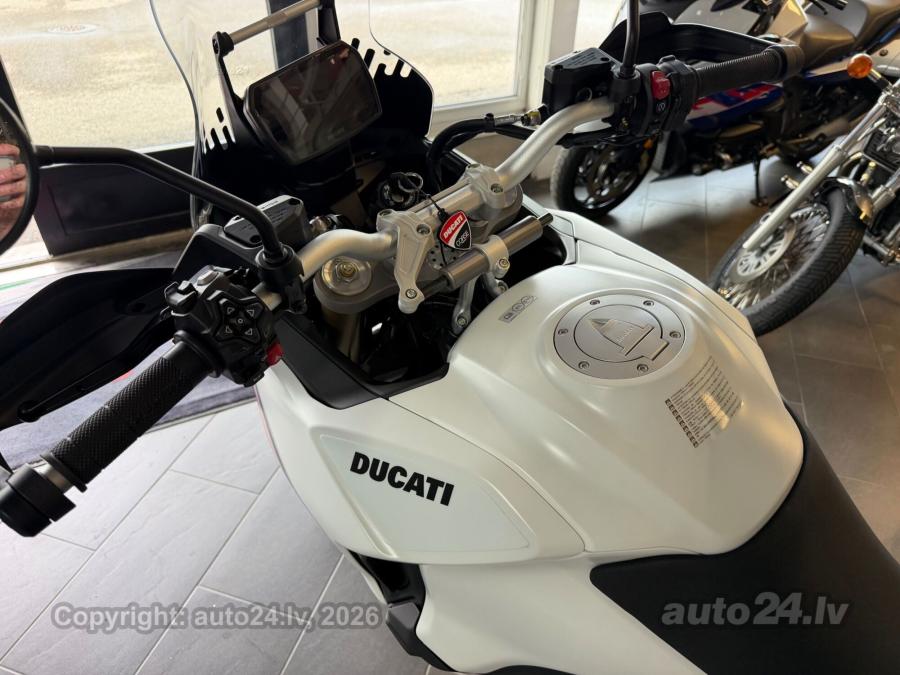 White Ducati Desert X 2026 in Tallinn, with an engine capacity of 0.89 L and mileage of 0 thousand km for 16990 €, photo 14 on AUTOMOTO.COM.LV