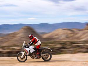 Balts Ducati Desert X 2026 Viļņa, ar dzinēja tilpumu 0.89 L un nobraukumu 0 tūkst. km par 18260 €, foto 4 vietnē AUTOMOTO.COM.LV