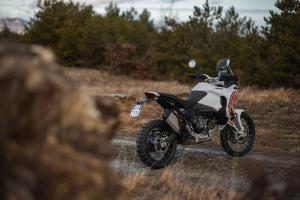 Balts Ducati Desert X 2026 Viļņa, ar dzinēja tilpumu 0.89 L un nobraukumu 0 tūkst. km par 18260 €, foto 7 vietnē AUTOMOTO.COM.LV