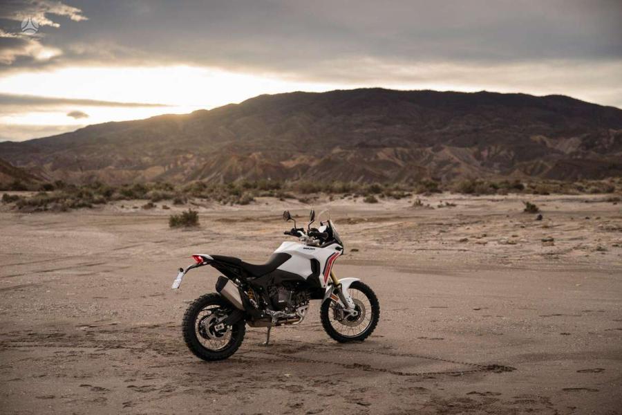Balts Ducati Desert X 2026 Viļņa, ar dzinēja tilpumu 0.89 L un nobraukumu 0 tūkst. km par 18260 €, foto 8 vietnē AUTOMOTO.COM.LV