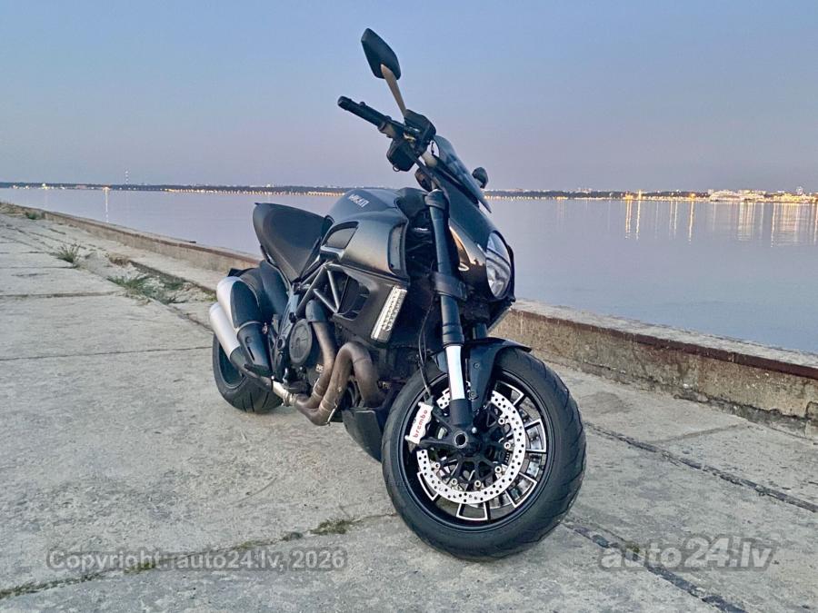Черный Дукати Diavel 2011 в Таллин, объемом двигателя 1.20 л и пробегом 40 тыс. км за 8100 €, фото 3 на AUTOMOTO.COM.LV