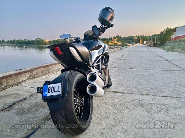 Черный Дукати Diavel 2011 в Таллин, объемом двигателя 1.20 л и пробегом 40 тыс. км за 8100 €, фото 3 на AUTOMOTO.COM.LV