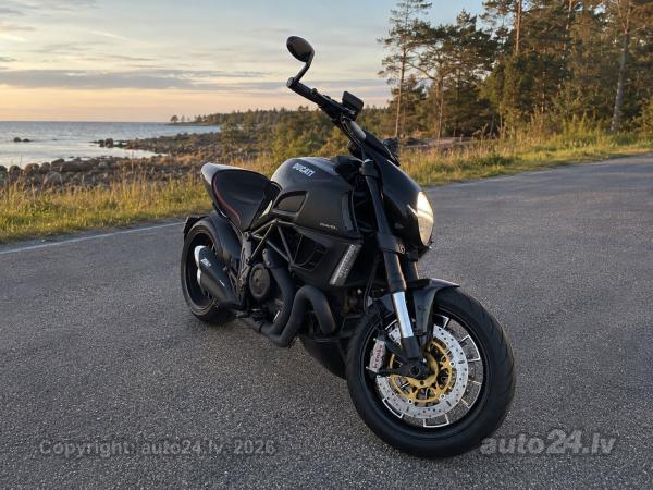 Black Ducati Diavel 2012 in Parnu, with an engine capacity of 1.20 L and mileage of 27 thousand km for 8999 €, photo 1 on AUTOMOTO.COM.LV