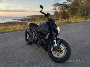 Черный Дукати Diavel 2012 в Пярну, объемом двигателя 1.20 л и пробегом 27 тыс. км за 8999 €, фото 1 на AUTOMOTO.COM.LV