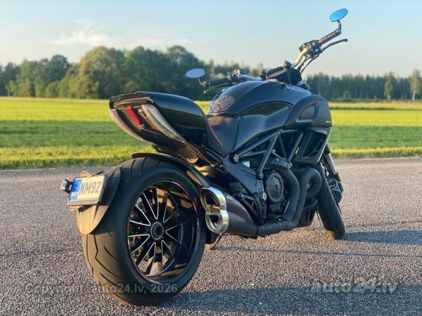 Black Ducati Diavel 2012 in Parnu, with an engine capacity of 1.20 L and mileage of 27 thousand km for 8999 €, photo 2 on AUTOMOTO.COM.LV
