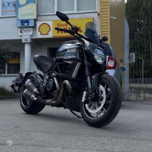 Черный Дукати Diavel 2012 в Вильнюс, объемом двигателя 1.20 л и пробегом 54 тыс. км за 8499 €, фото  на AUTOMOTO.COM.LV