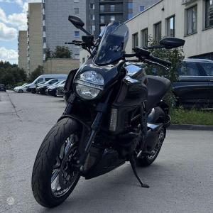 Черный Дукати Diavel 2012 в Вильнюс, объемом двигателя 1.20 л и пробегом 54 тыс. км за 8499 €, фото 3 на AUTOMOTO.COM.LV