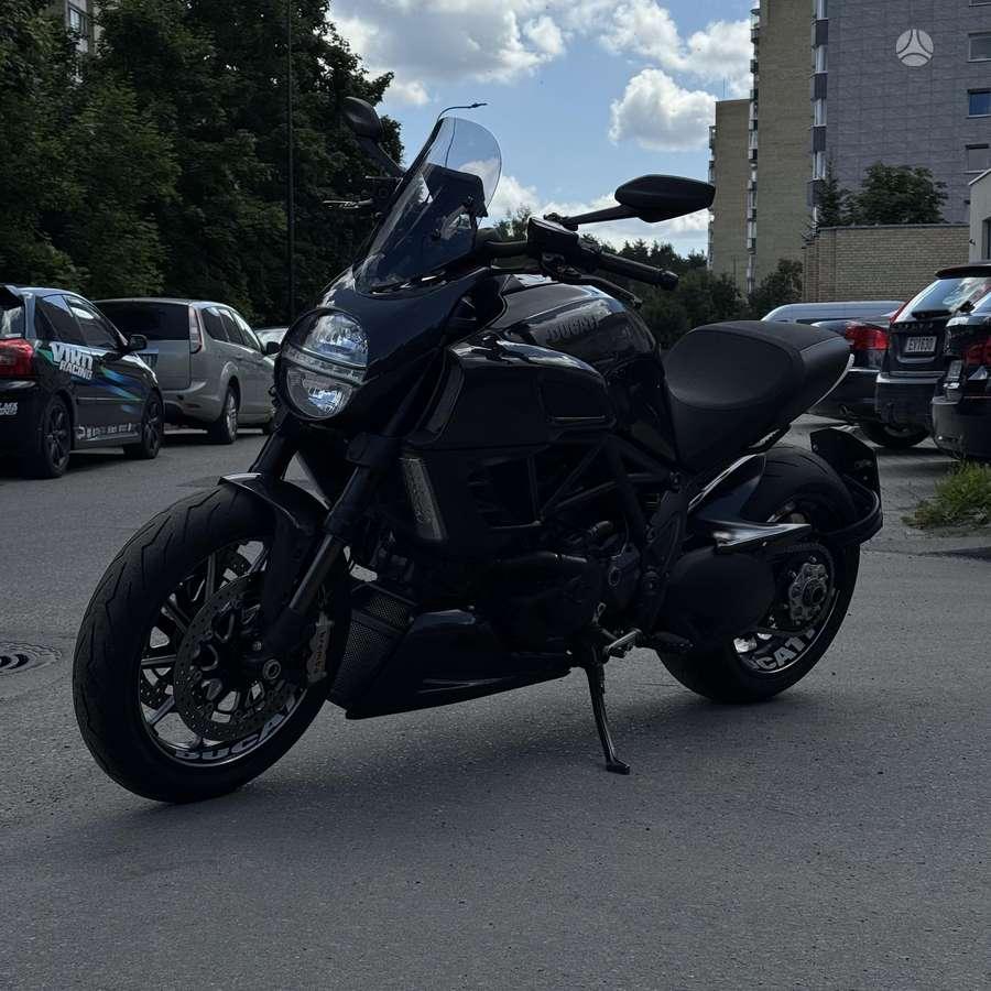 Черный Дукати Diavel 2012 в Вильнюс, объемом двигателя 1.20 л и пробегом 54 тыс. км за 8499 €, фото 4 на AUTOMOTO.COM.LV