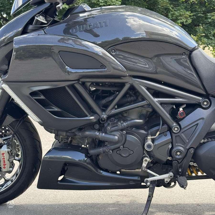 Черный Дукати Diavel 2012 в Вильнюс, объемом двигателя 1.20 л и пробегом 54 тыс. км за 8499 €, фото 9 на AUTOMOTO.COM.LV
