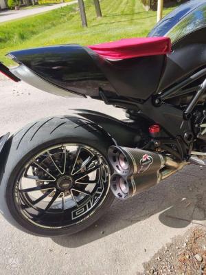 Черный Дукати Diavel 2013 в Даугавпилс, объемом двигателя 1.20 л и пробегом 18 тыс. км за 8900 €, фото 7 на AUTOMOTO.COM.LV