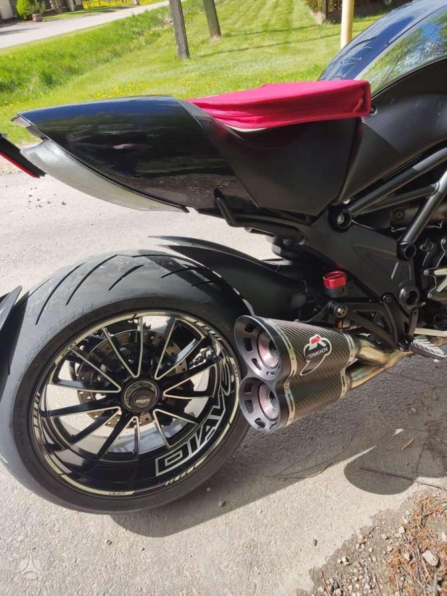 Черный Дукати Diavel 2013 в Даугавпилс, объемом двигателя 1.20 л и пробегом 18 тыс. км за 8900 €, фото 7 на AUTOMOTO.COM.LV