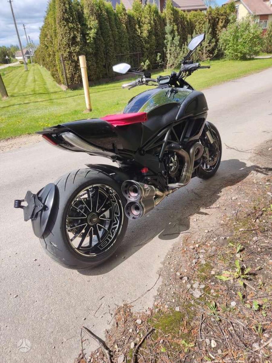 Черный Дукати Diavel 2013 в Даугавпилс, объемом двигателя 1.20 л и пробегом 18 тыс. км за 8900 €, фото 9 на AUTOMOTO.COM.LV