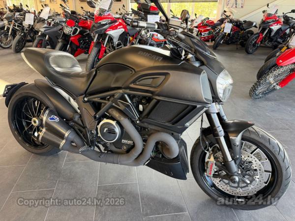 Black Ducati Diavel 2015 in Tallinn, with an engine capacity of 1.20 L and mileage of 9 thousand km for 10490 €, photo 1 on AUTOMOTO.COM.LV