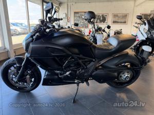 Melns Ducati Diavel 2015 Tallina, ar dzinēja tilpumu 1.20 L un nobraukumu 9 tūkst. km par 10490 €, foto 12 vietnē AUTOMOTO.COM.LV