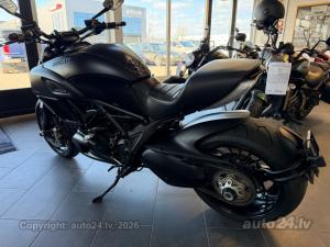 Melns Ducati Diavel 2015 Tallina, ar dzinēja tilpumu 1.20 L un nobraukumu 9 tūkst. km par 10490 €, foto 13 vietnē AUTOMOTO.COM.LV