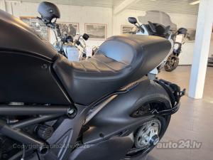 Melns Ducati Diavel 2015 Tallina, ar dzinēja tilpumu 1.20 L un nobraukumu 9 tūkst. km par 10490 €, foto 17 vietnē AUTOMOTO.COM.LV