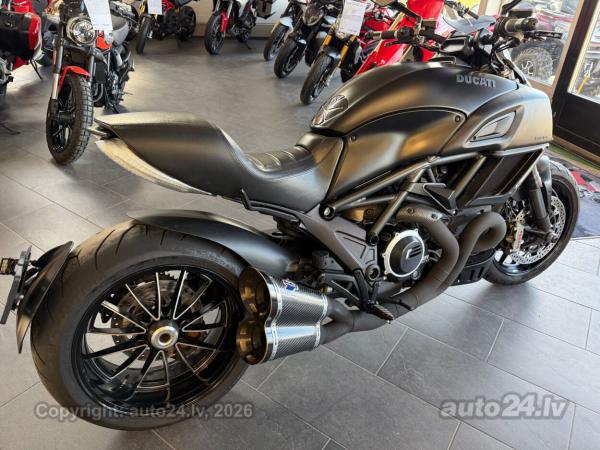 Черный Дукати Diavel 2015 в Таллин, объемом двигателя 1.20 л и пробегом 9 тыс. км за 10490 €, фото 3 на AUTOMOTO.COM.LV